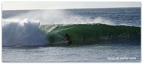 Surfing Banzai Pipeline Hawaii - legendary barreling waves